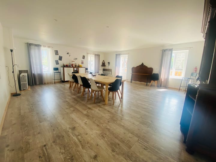 La Villa Tival Pour Tribus Ou Retrouvailles à 10 - Chalmazel