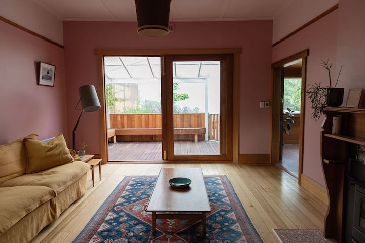 Glimpses Of Tamar - Launceston