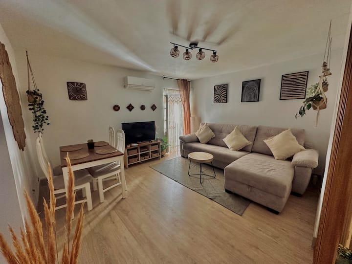 Alojamiento Cerca De La Catedral
Lacuevitadeleo - Toledo, España