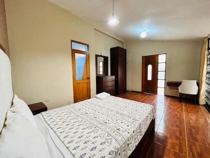 Beachfront 4br Home | Ocean Views & Rooftop - Huanchaco