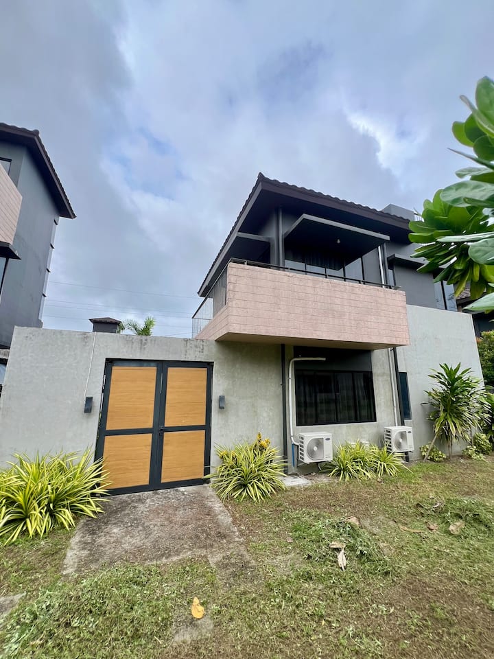 R11 Villa - Seafront Residences - Laiya