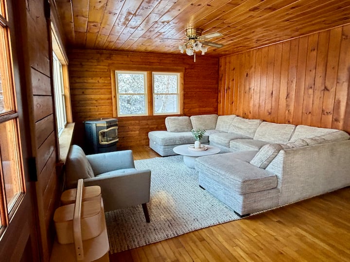 Cozy Cabin Retreat - Camels Hump State Park, Waterbury Village Historic District