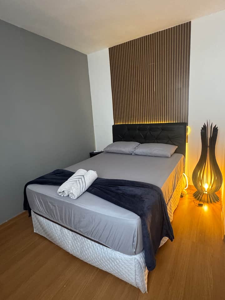 Apart Em Londrina - Ar Cond Nos Quartos E Sacada - Londrina