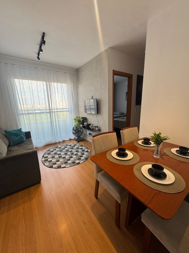 Apart Em Londrina - Ar Cond Nos Quartos E Sacada - Londrina