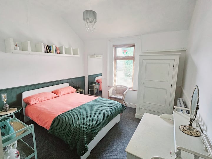 Cottage Bedroom In Greystones - 布雷