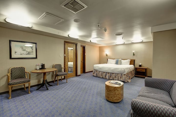 Discover Romance At Sea In Historic Elegance - Long Beach, CA