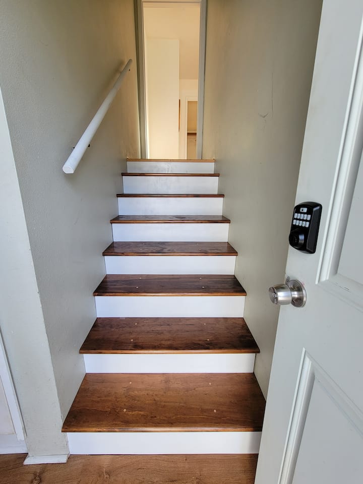 Charming Dog Friendly Studio - Vancouver, WA