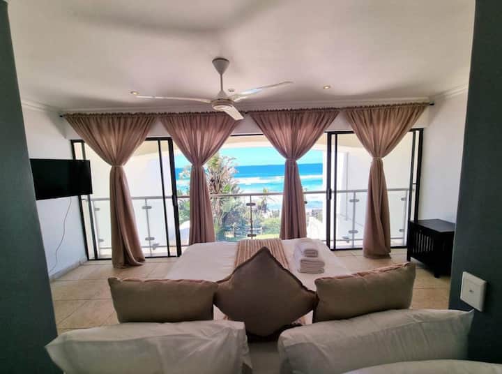 18 The Bermudas 3 Bedroom Beach Villa - Umhlanga