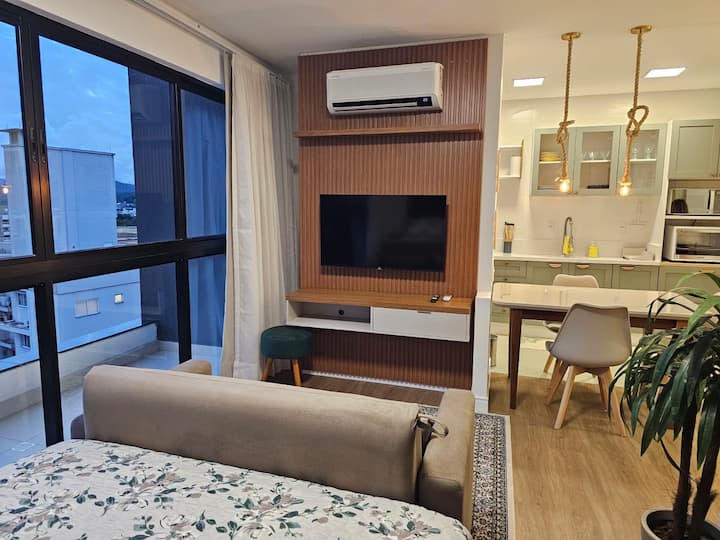 Lindo Studio Com Home Office - Itapema