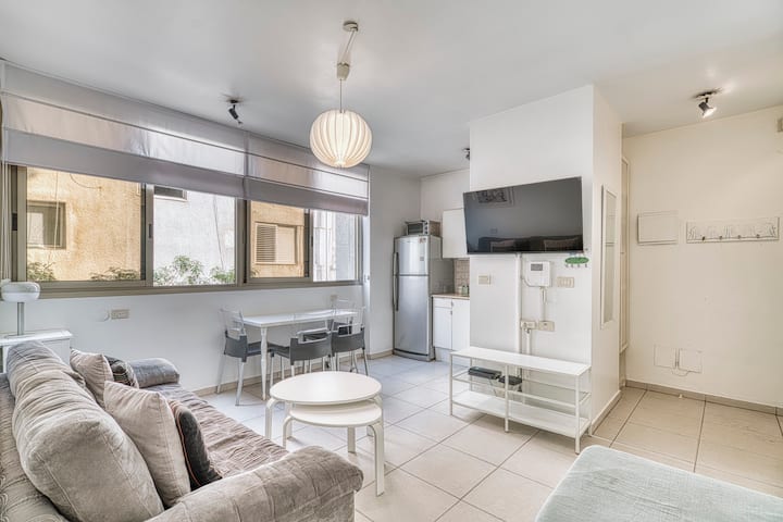 Apt 1 Bedroom Plus Salon, Yeshurun 3, Gordon Beach - Tel Aviv