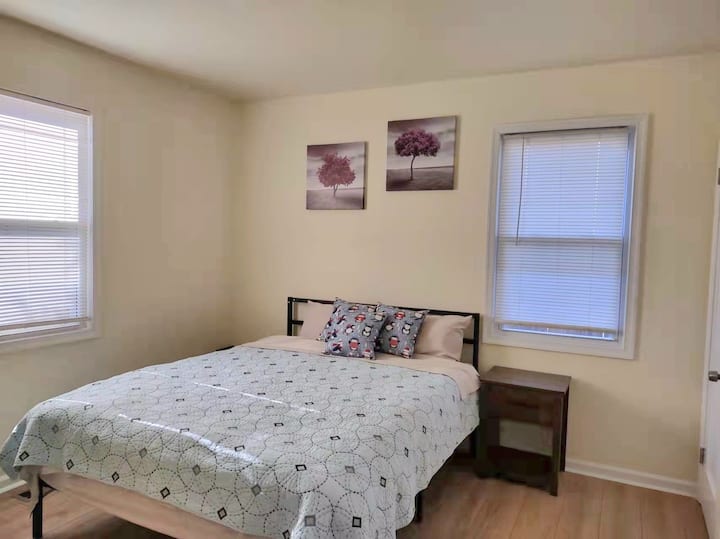 Newly Renovated 2 Bed Apartment - Hampton, VA