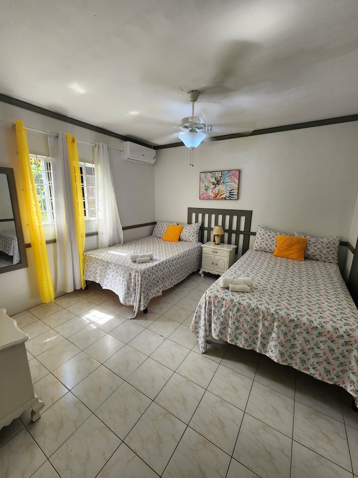 Lorchris 2 Bedroom, Port Antonio, Jamaica - Port Antonio