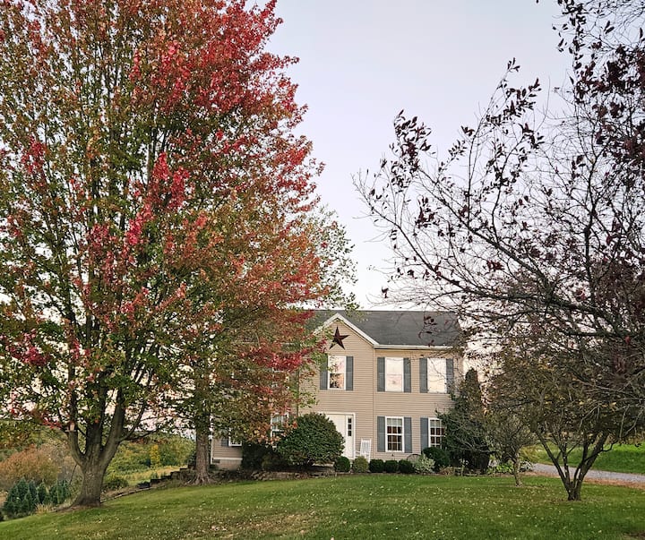 Christmas Tree Farm W/ Mountain Views & Hot Tub - Middleburg, PA