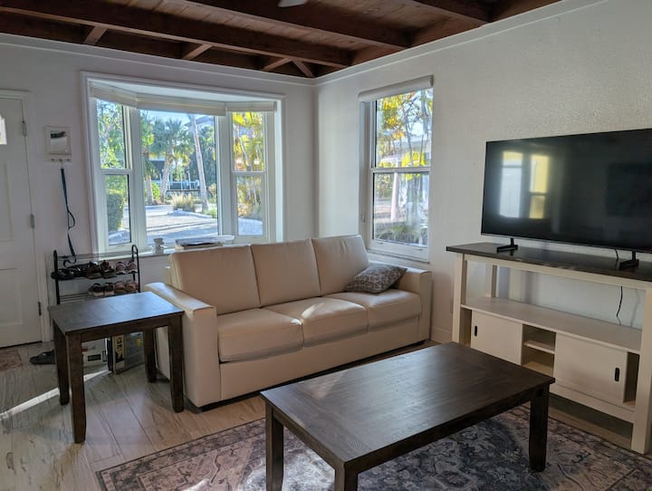 Siesta Key Oasis: Walk To Village - Sarasota, FL