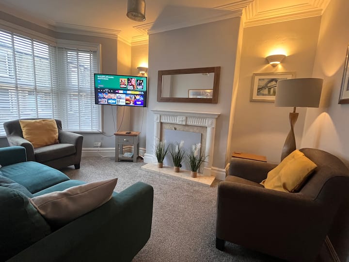 Charming, 2 Bed Lancaster House . - Lancaster Castle