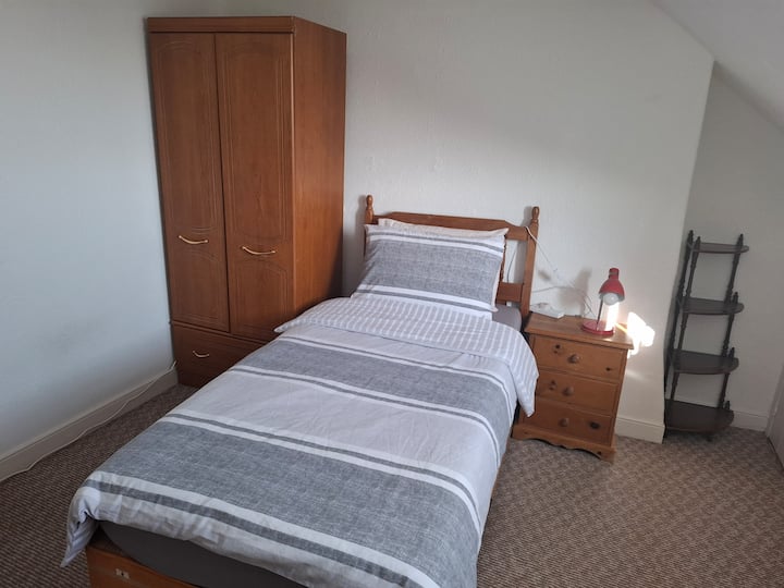 A Single Room W/ Shared Facilities. - Guernesey