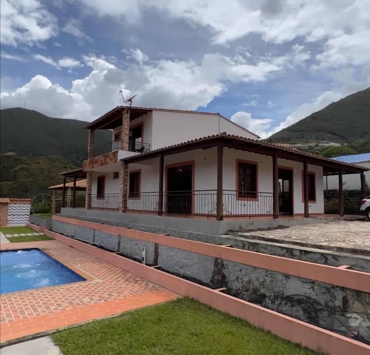 Cabaña Familiar Con Piscina - 