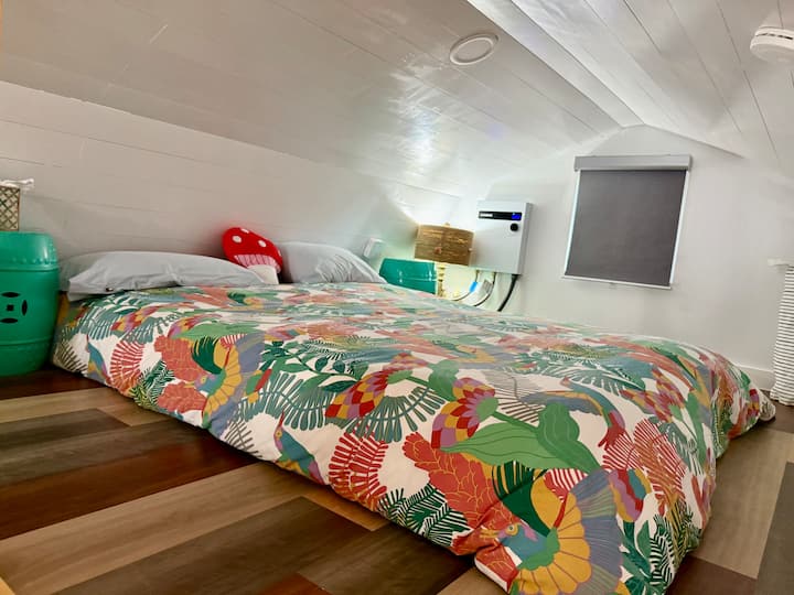 Detached (Red Barn) Tiny Home In Kent, Wa - Kent, WA