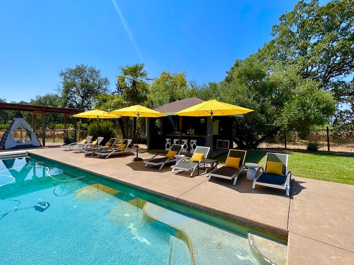 New! 4bd Wine Country Vineyard Retreat +Pool +Spa - Santa Rosa, CA