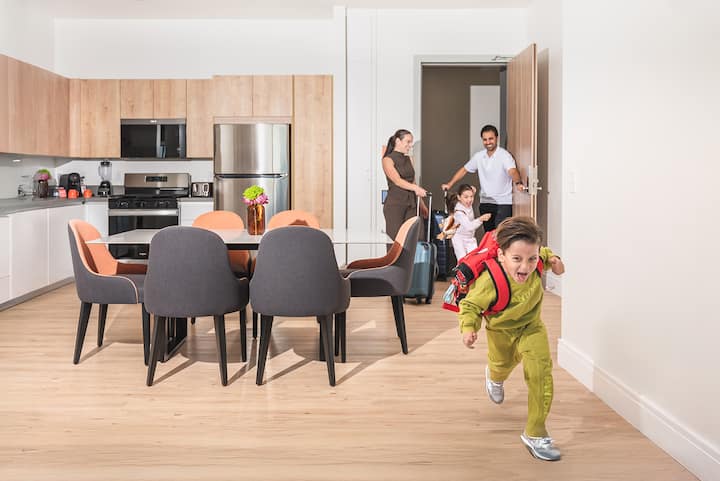 1 Bedroom Suite • King Bed • Near Strip - Las Vegas, NV