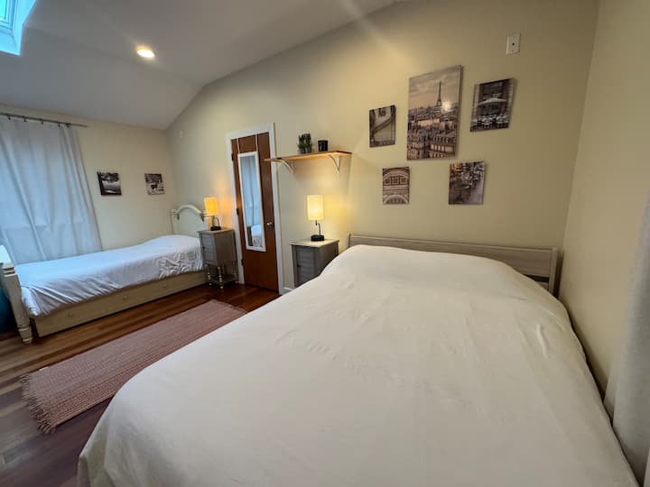 Spacious Studio Unit W| Near Cta Study Room - Sheridan Park - Chicago