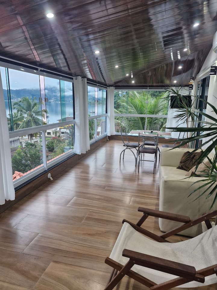 Casa Tipo Apartamento C/ Vista E Próximo De Praias - Angra dos Reis