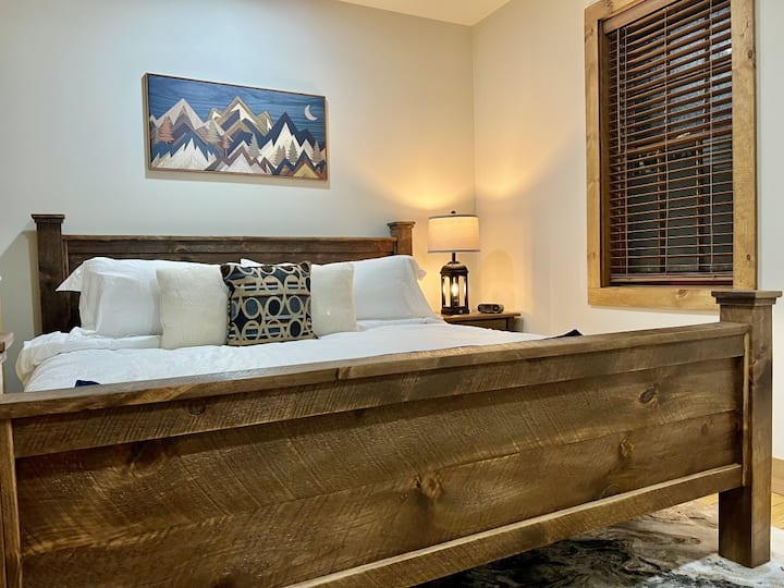 Luxury 2 Bedroom 202b - Wilmington, VT