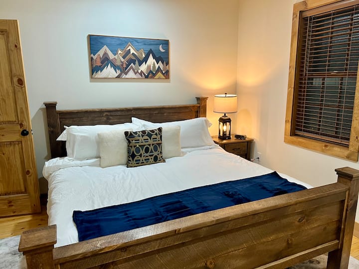Luxury 2 Bedroom Suite 202b - Wilmington, VT