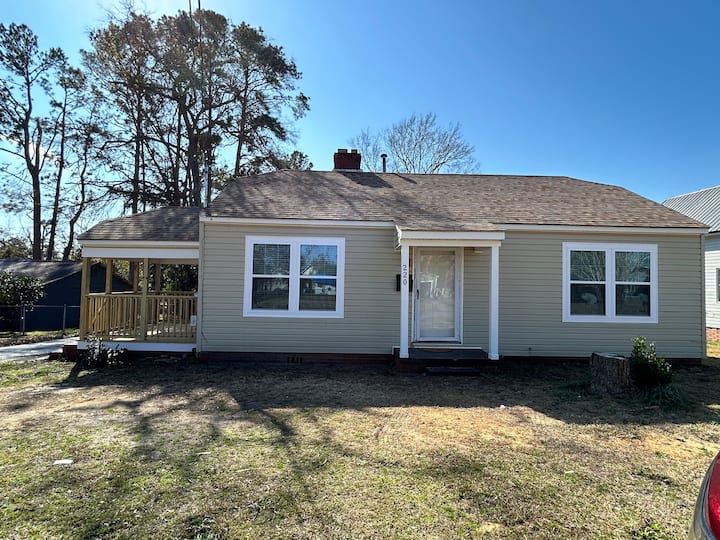 Downtown Cozy Home - Douglas, GA