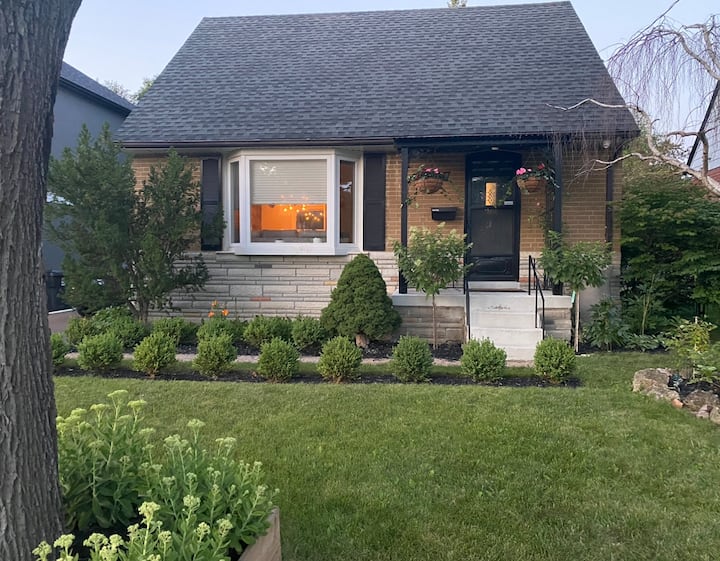 Entire 3br Home • Gym • Near Airport • Parking - Toronto
