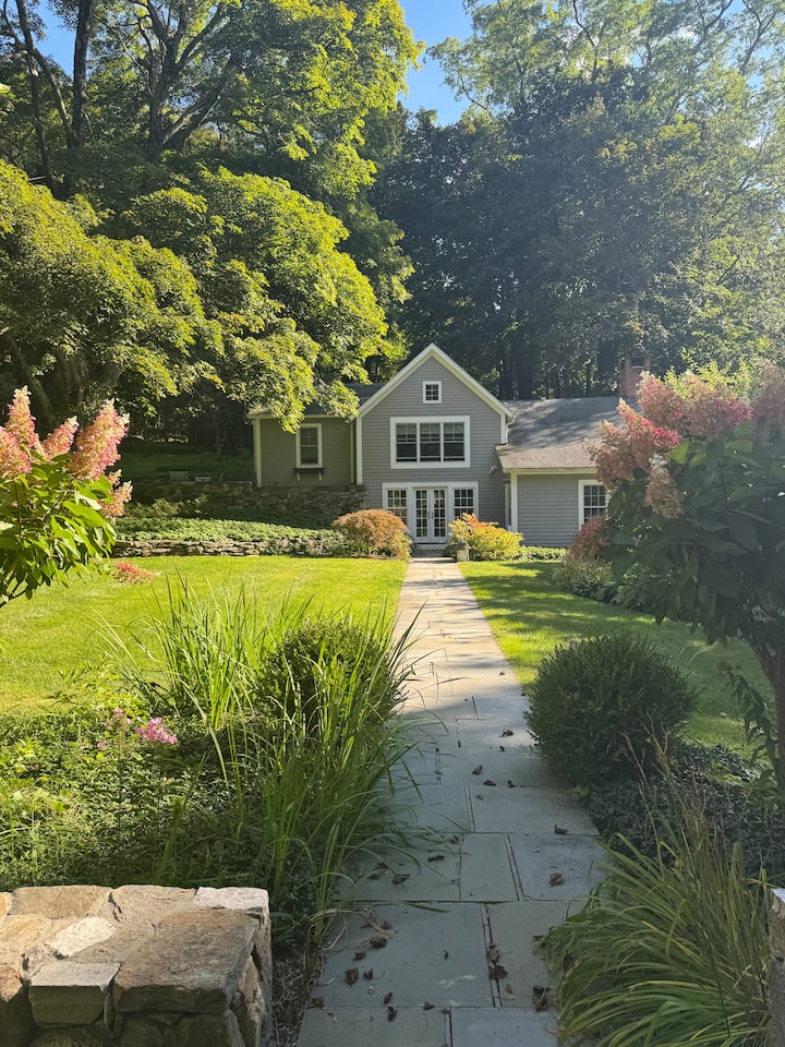 Washington, Ct Jewel. House With Separate Cottage - Lake Waramaug, CT