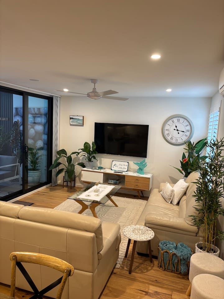 Sandy Toes & Salty Kisses - Huskisson