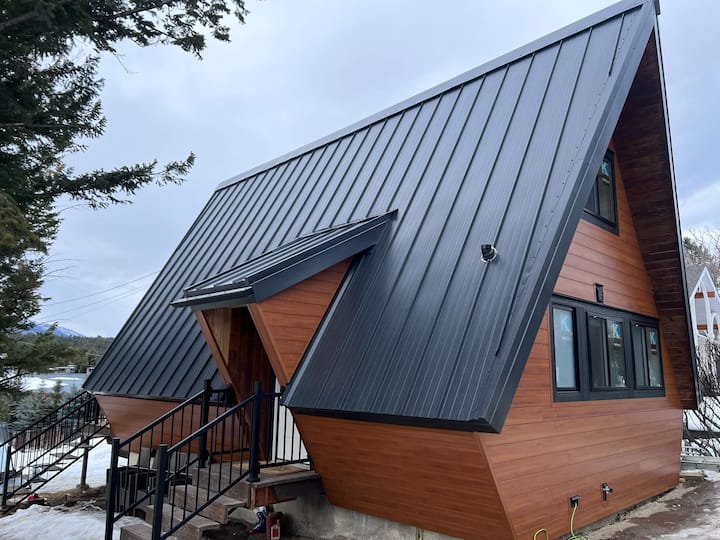 Cozy Invermere Lakeside Cabin - Invermere