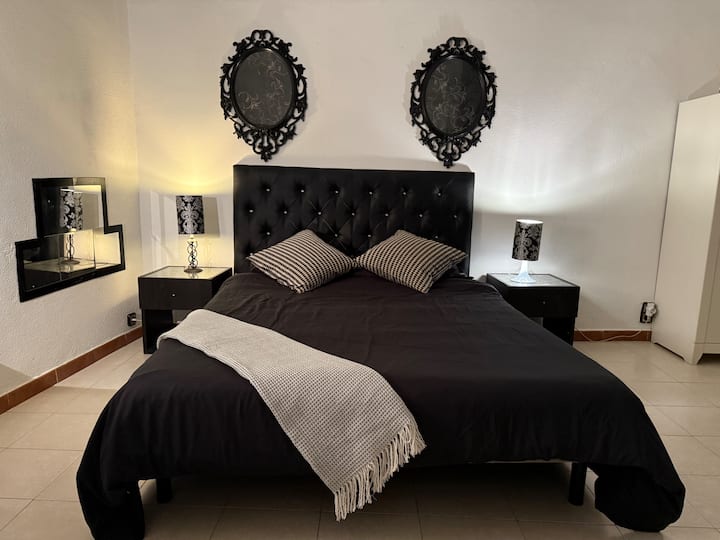 Habitación Muy Amplia Y Cómoda - Madrid