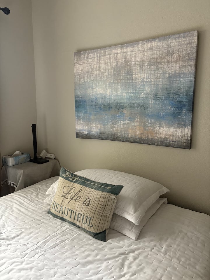 Comfy Room And A Backyard Oasis - Chandler, AZ