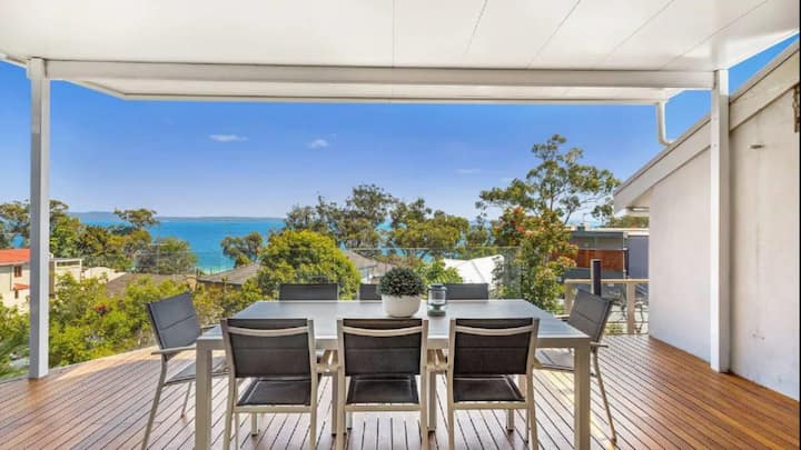 Coastal Retreat 'Nunkeri' - Hawks Nest