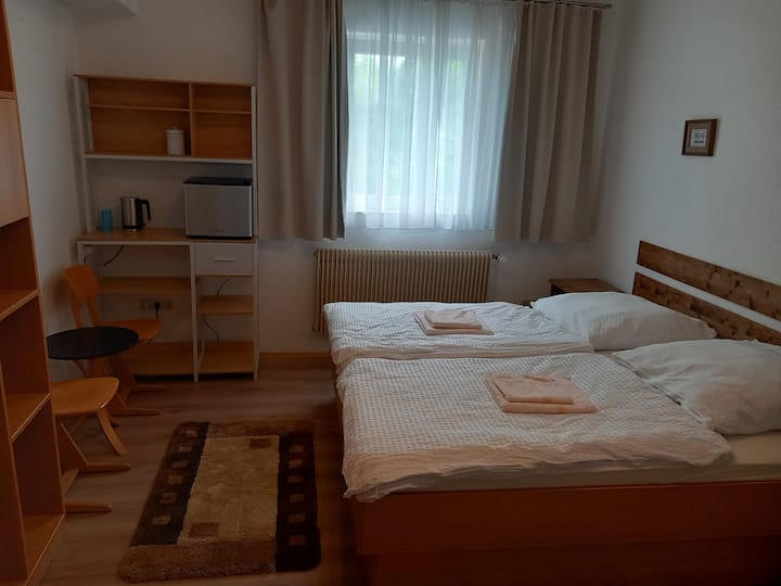 Doppelbett- Zimmer Mit Dusche/wc/teeküche/kühlschr - Weiden in der Oberpfalz