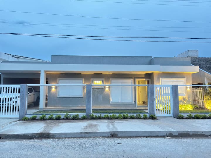 Casa Centro De Atlântida 6 Quartos  16 Pessoas - Capão da Canoa