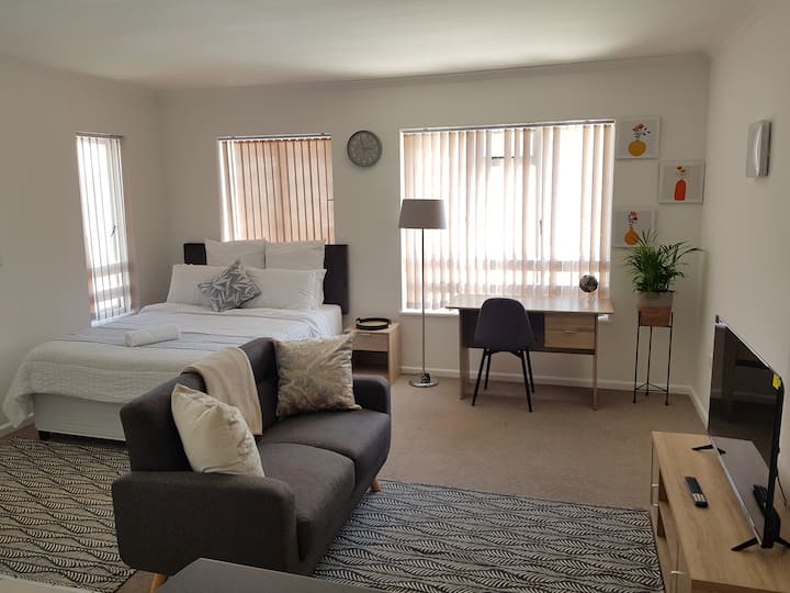 Serenity Airbnb - 西薩默塞特