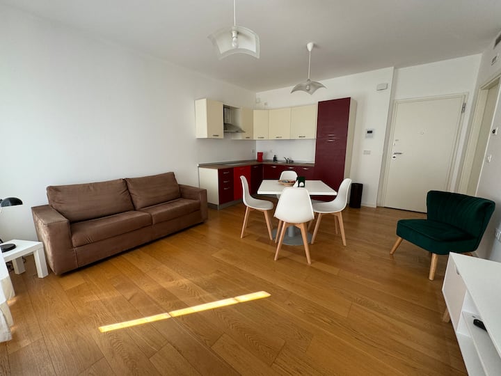 Romolo-centrale Con Lavatrice - Triest