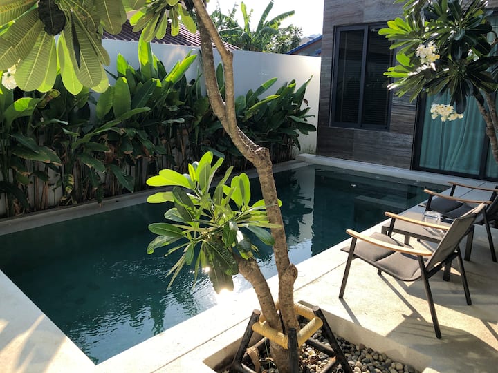 Modern Three-bedroom Villa - Phuket