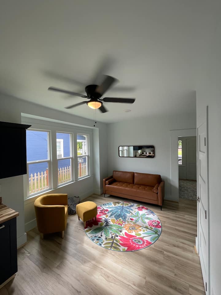 Cozy Convenient Retreat - Mount Vernon, WA