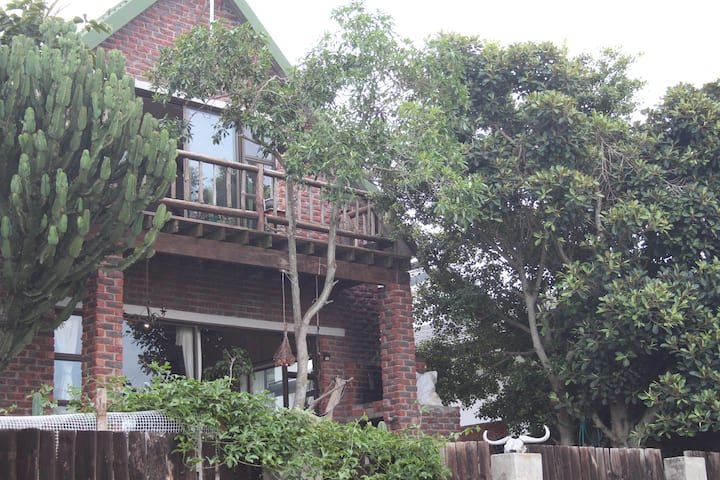 The Surf Stoke Cottage - Jeffreys Bay