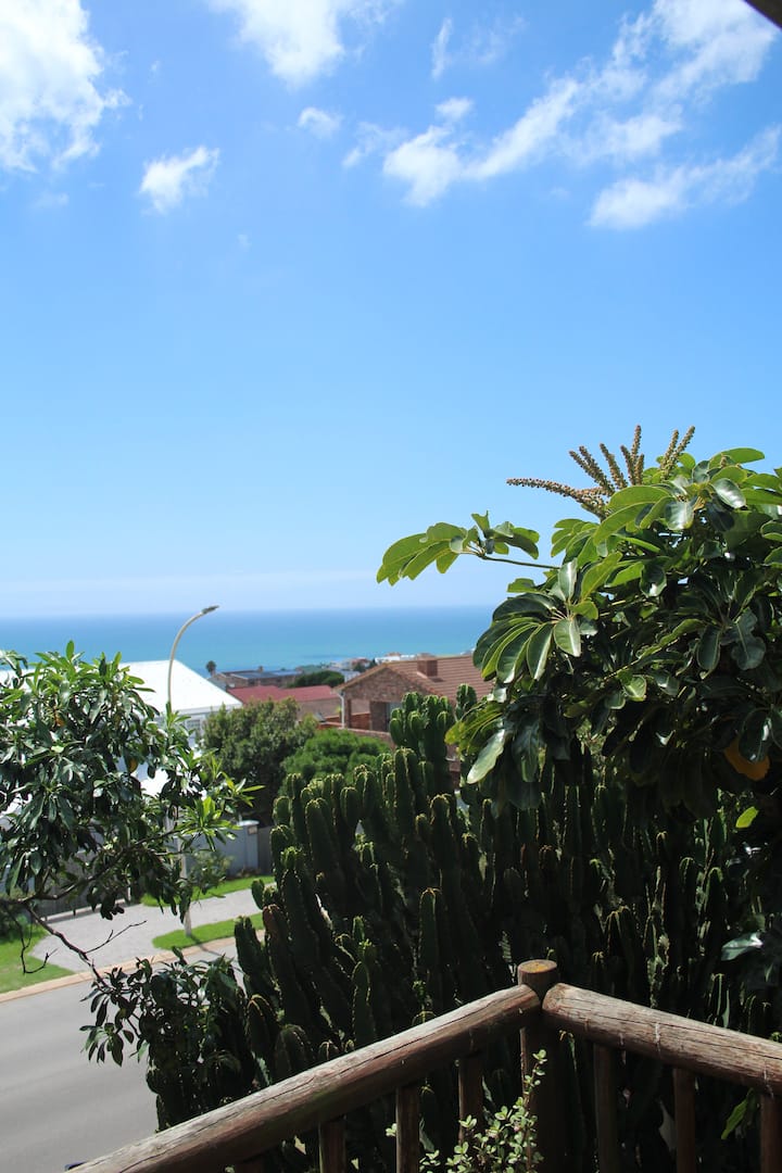 The Surf Stoke Cottage - Jeffreys Bay