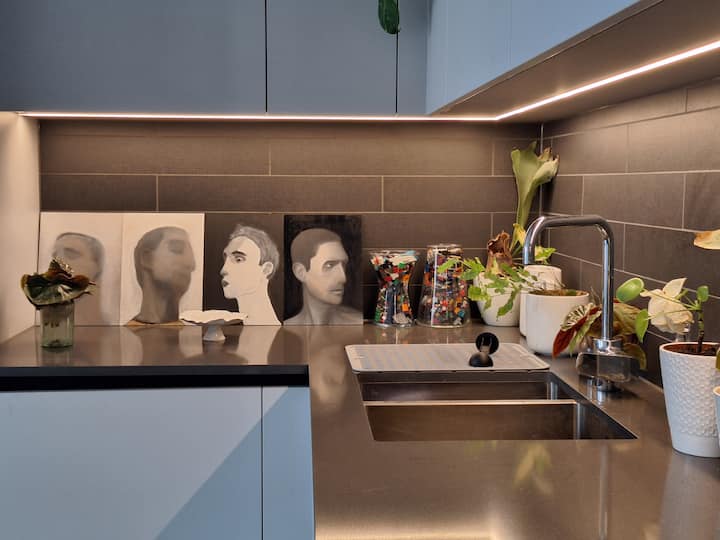 New And Central Two Bedroom Apt - City of London