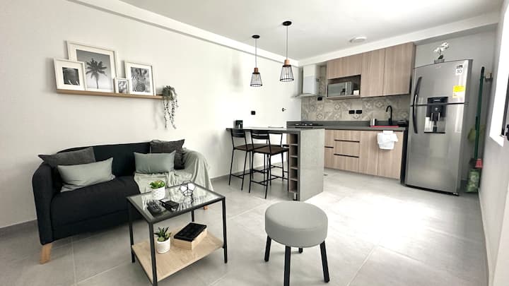 Hermoso Apto Con A/c Laureles La 70, Metro Estadio - Medellin, Antioquia, Colombia