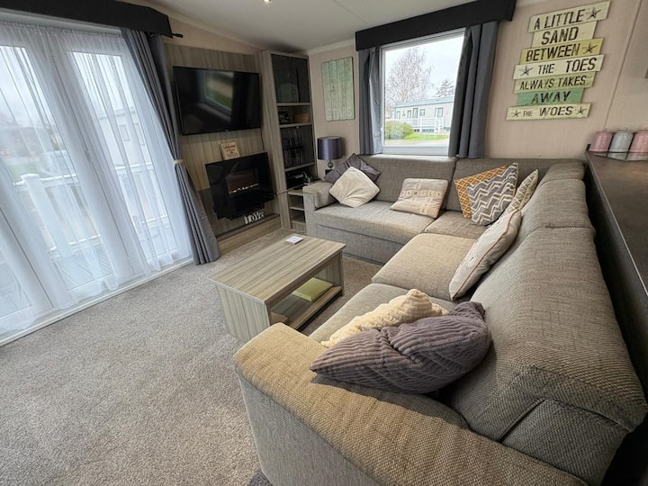 Kingfisher Retreat & Hot Tub - Tattershall - Woodhall Spa