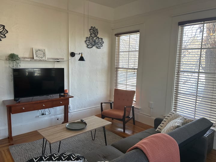 Stunning Charmer - Stockton, CA