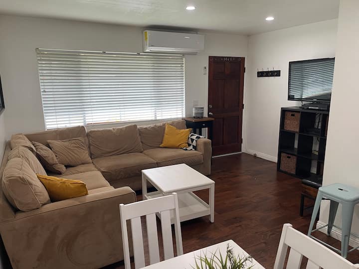 Nana’s Welcoming Home. Comfy One Bedroom Condo! - Carson