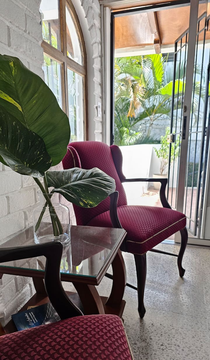 Urban Oasis In High-end Hub | Calm & Secure - San Salvador